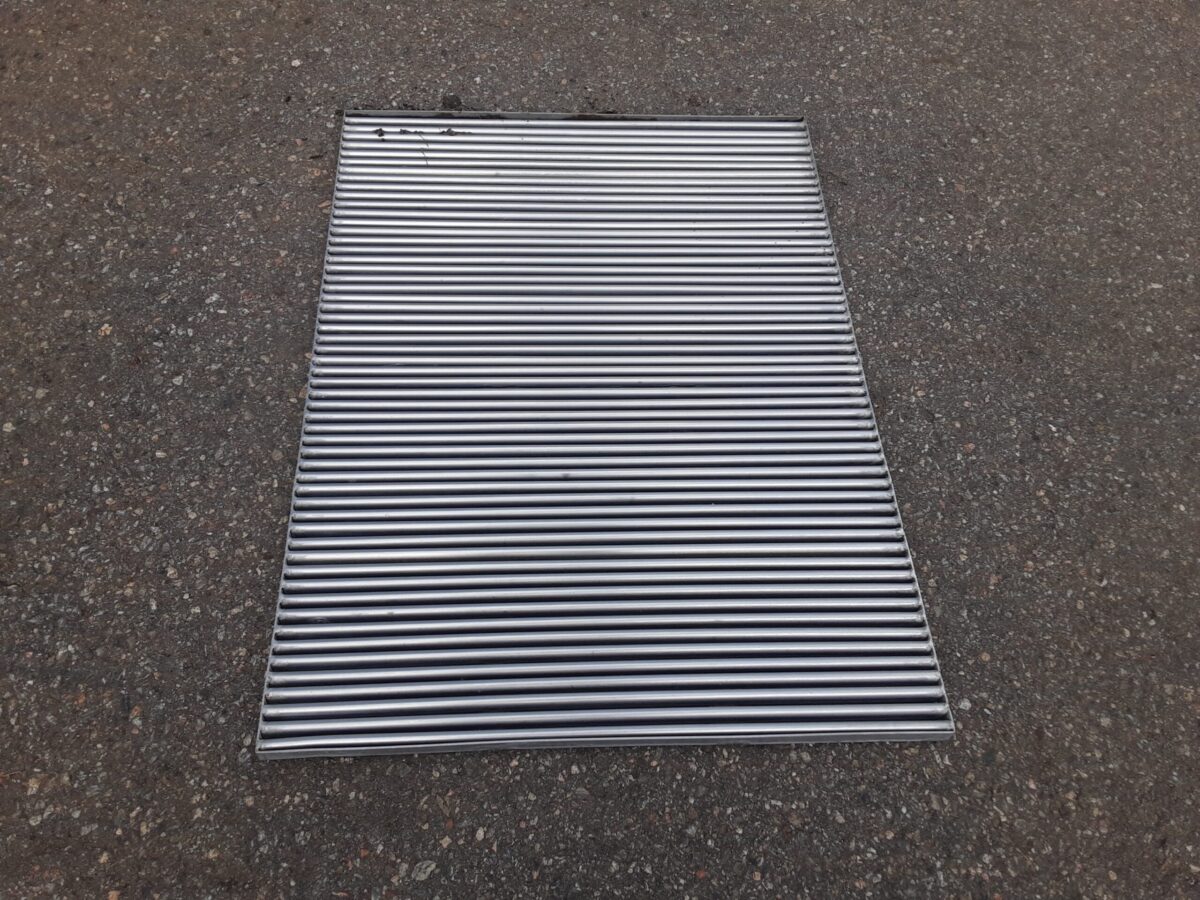 Ruostumaton ritilä 111x82x3 cm - Purkukolmio Oy