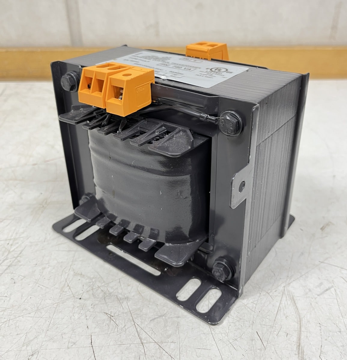 Muuntaja meth T1ULF 480/230V 750 VA - Purkukolmio Oy