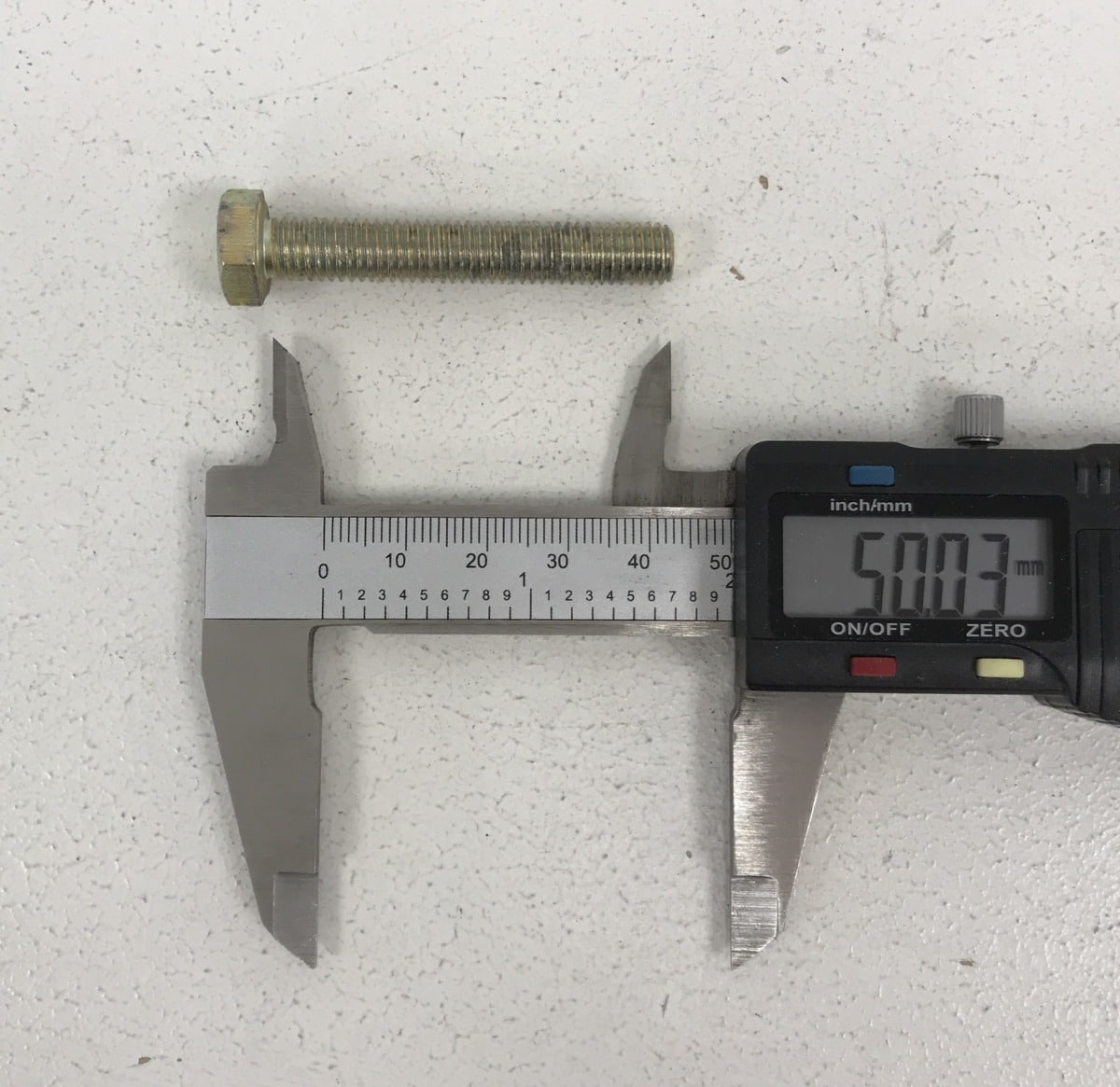 Pultti M8 * 50 mm 5.8 keltapassivoitu - Purkukolmio Oy